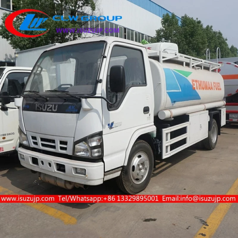 ISUZU ELF 3000kg small oil tanker truck for sale