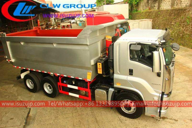 380HP Isuzu GIGA VC61 tri axle mining quarry truck